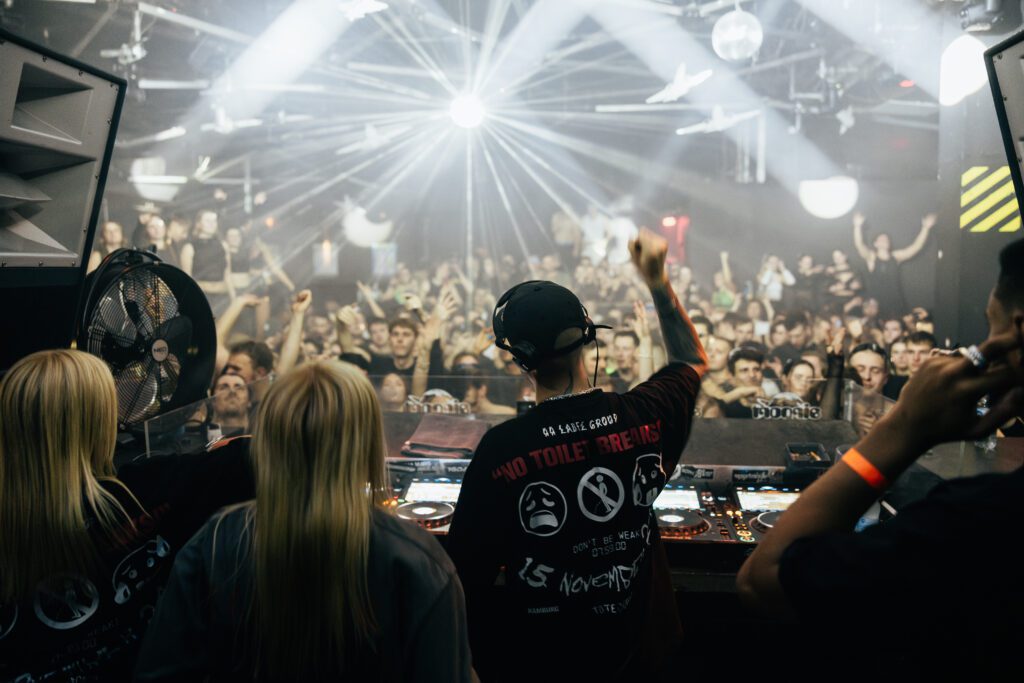13.12.2024 Kobosil - Club Airport Würzburg - Bilder